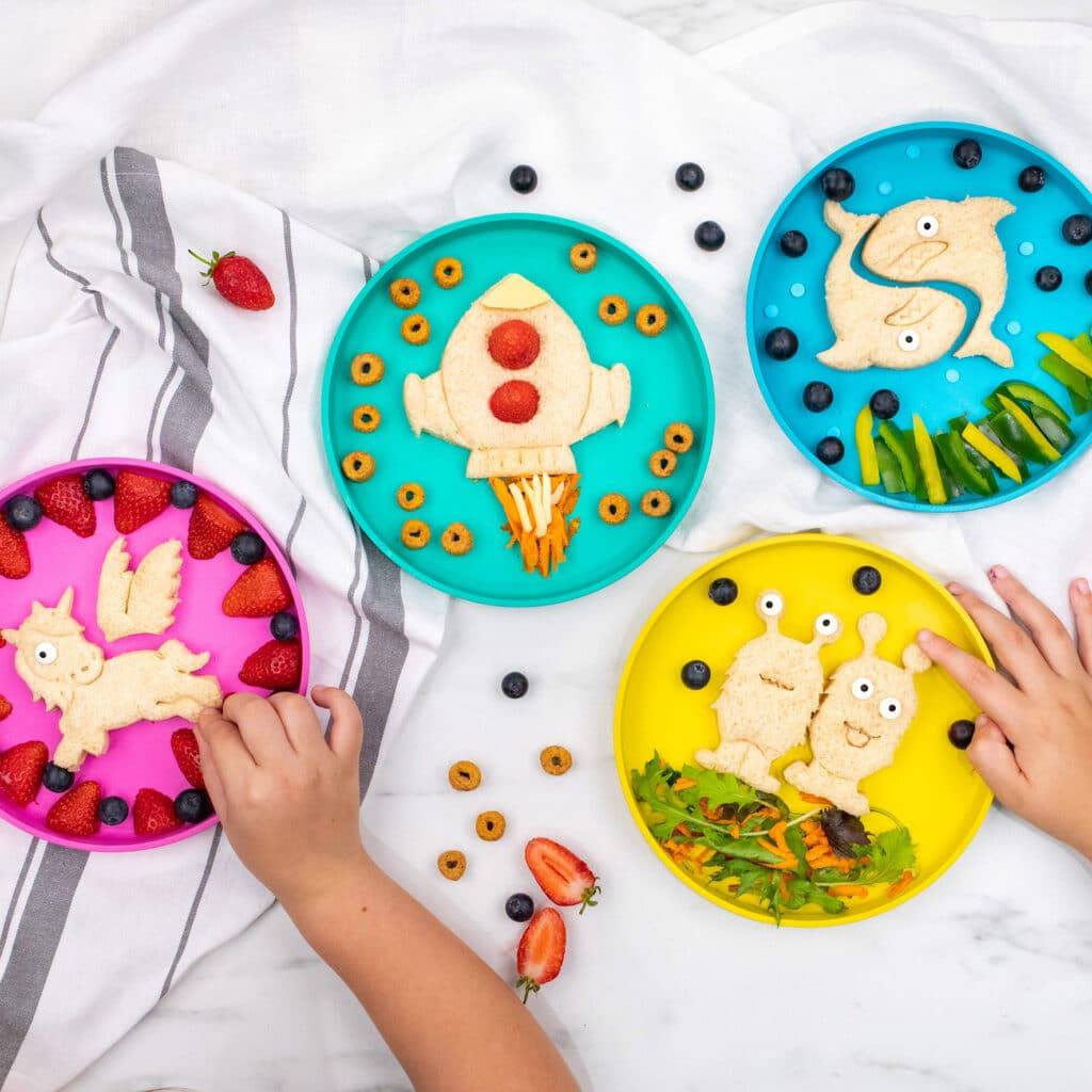 חותכני לחם - כריש וגלשן Lunch Punch Sandwich Cutters - Shark